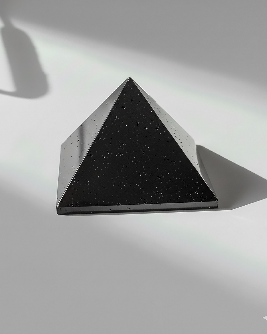 Black tourmaline Pyramid – Treasures of Veda